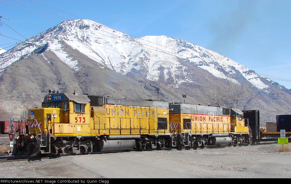 FORMER CHICAGO & EASTERN ILLINOIS/MISSOURI PACIFIC GP15-1's 1573 AND 1561.MARCH 28,2010 PROVO,UTAH.